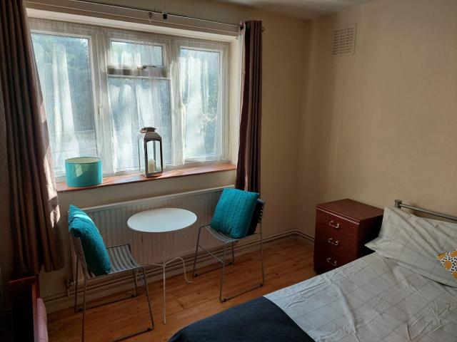 Room at Lebanon Gardens, Greater London