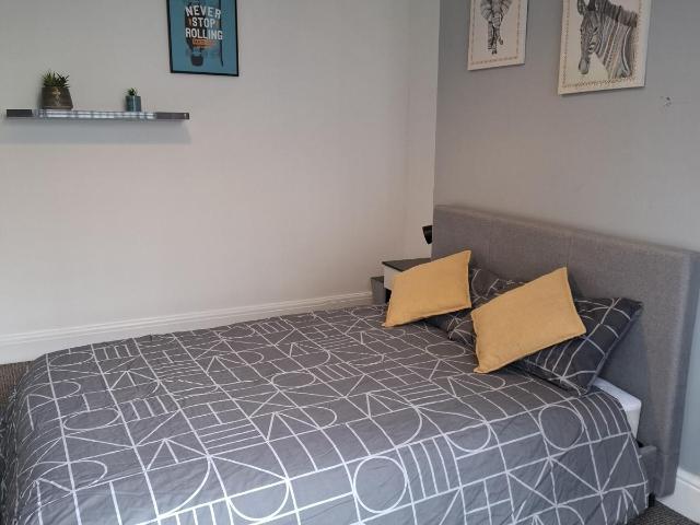 Room at Legsby Avenue, Grimsby