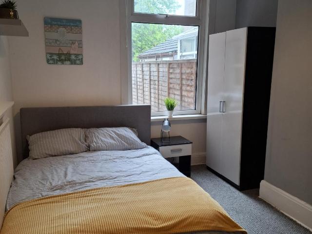 Room at Legsby Avenue, Grimsby