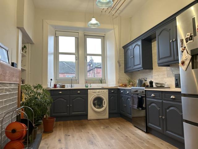 Room at Ledard Road, Glasgow