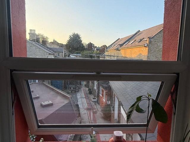 Room at Lee High Road, Greater London