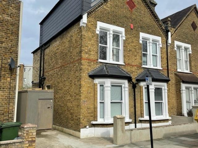 Room at Lee High Road, Greater London
