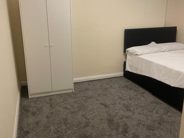 Room at Lee High Road, Greater London