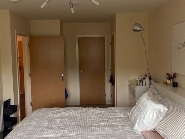Room at Lee High Road, Greater London
