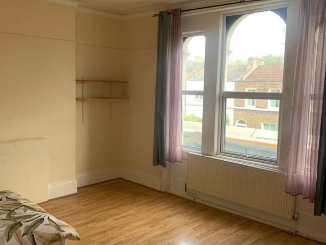 Room at Lee High Road, Greater London