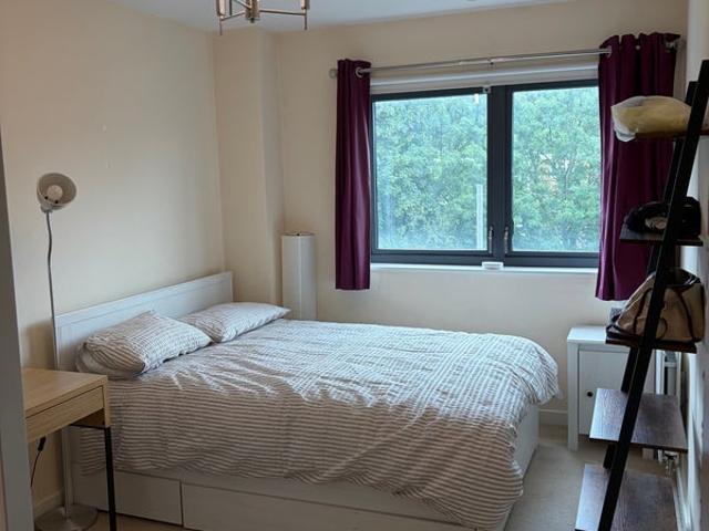 Room at Lee High Road, Greater London