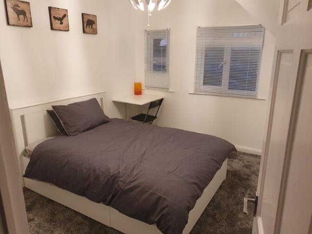 Room at Leewood Place, Swanley