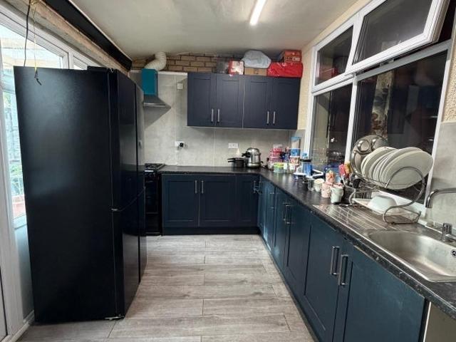 Room at Leigh Road, Greater London