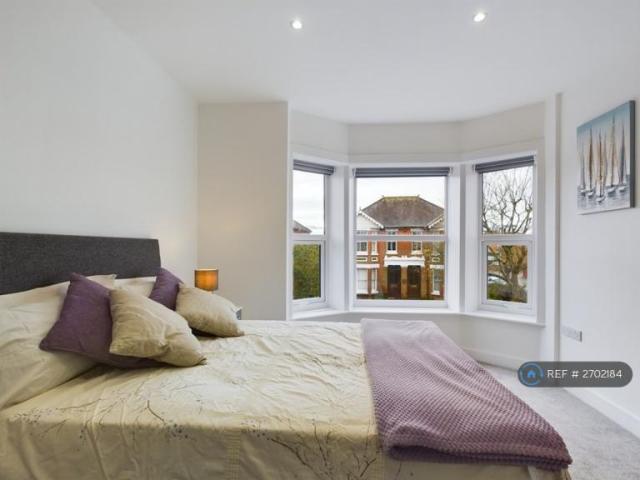 Room at Leigh Road, Eastleigh