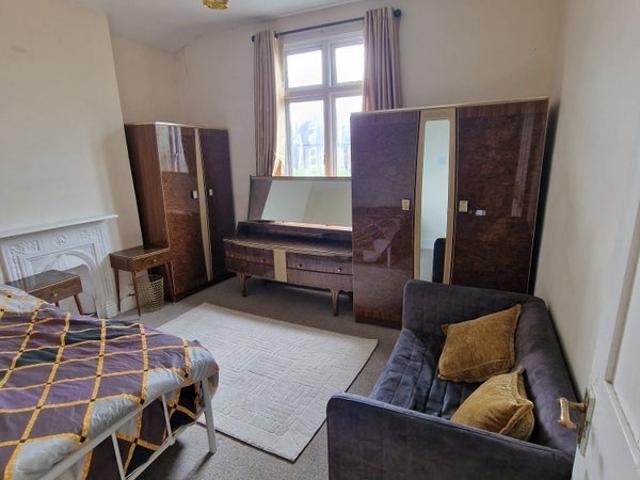 Room at Leighton Road, Greater London