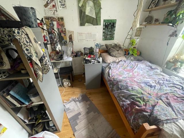 Room at Leighton Road, Greater London