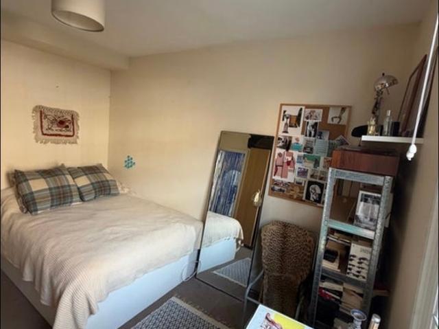 Room at Leighton Road, Greater London