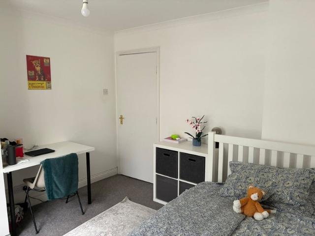 Room at Leighton Road, Greater London