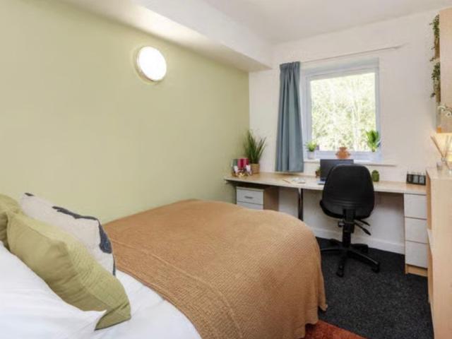 Room at Leighton Street, Preston