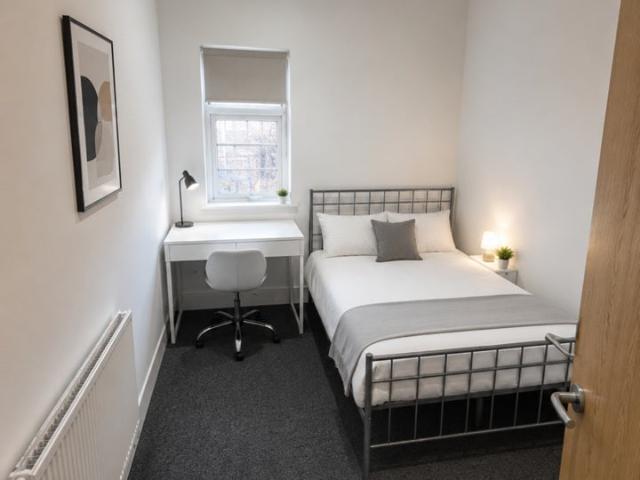 Room at Leirum Street, Greater London