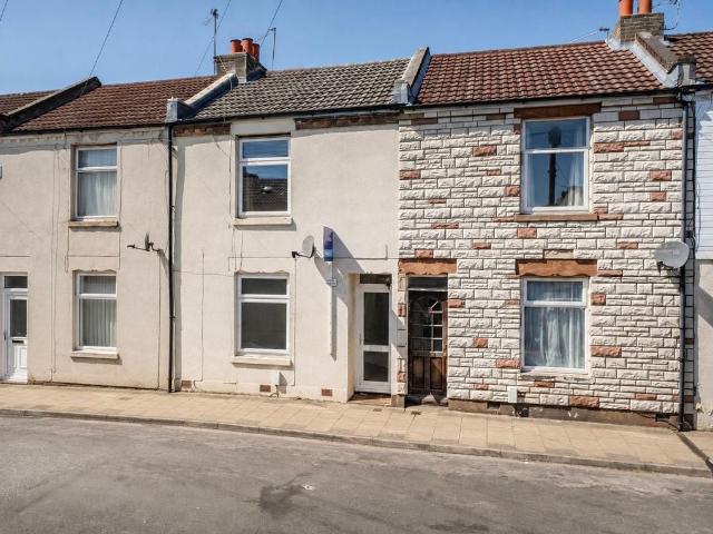 Room at Leonard Road, Gosport