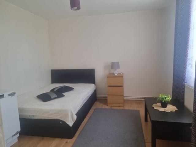 Room at Leonard Robbins Path, Greater London