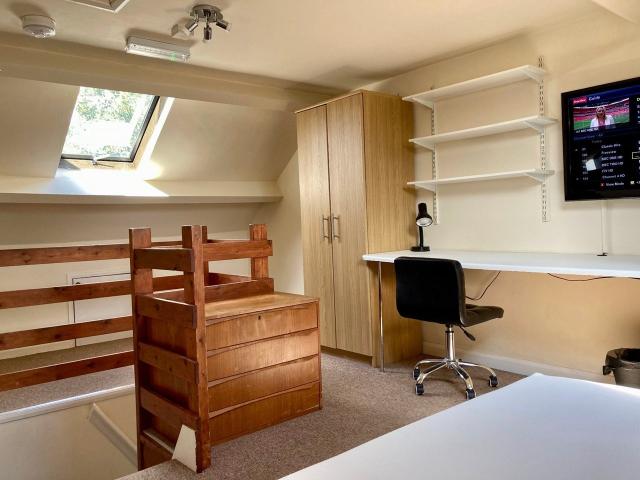 Room at Leopold Street, Charnwood