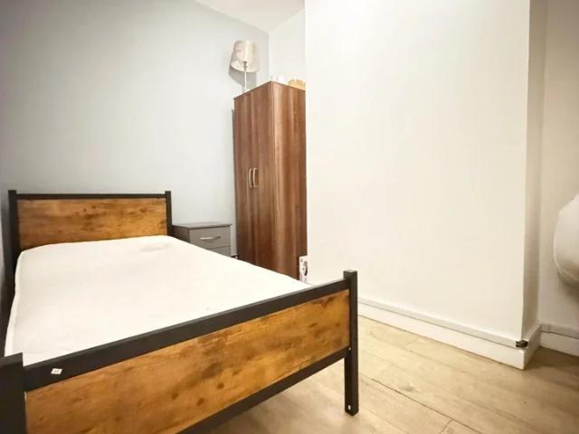 Room at Leopold Road, Coventry