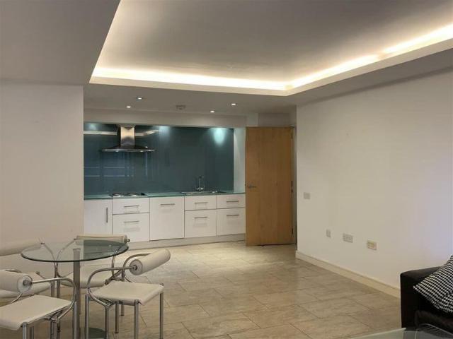 Room at Leman Street, Greater London