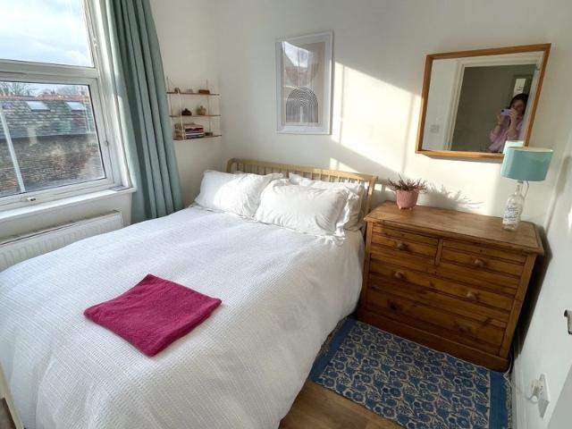 Room at Lennox Road, Greater London