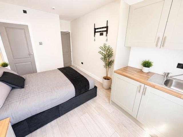 Room at Leslie Road, Gillingham