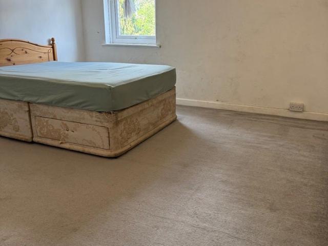 Room at Leslie Road, Wolverhampton