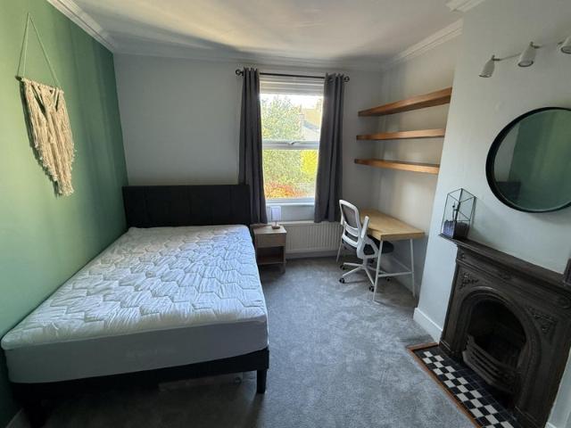 Room at Lessing Street, Greater London