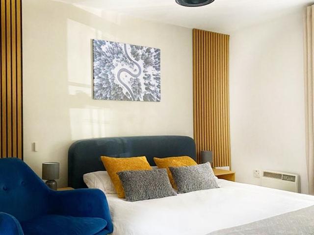 Room at Leroy Street, Greater London
