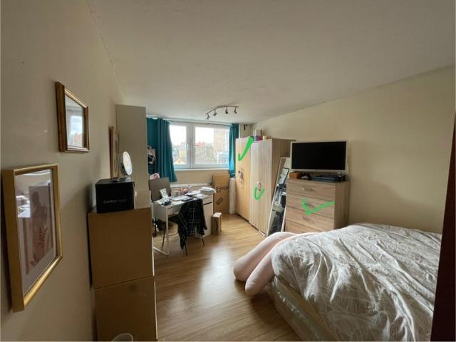 Room at Lerry Close, Greater London