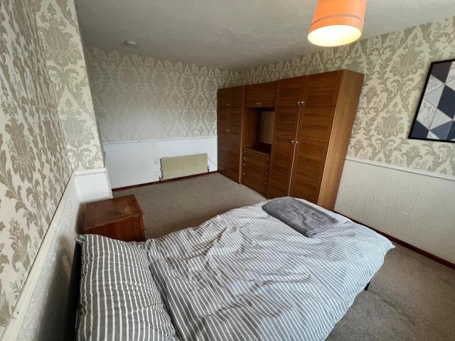 Room at Lewis Close, Willenhall