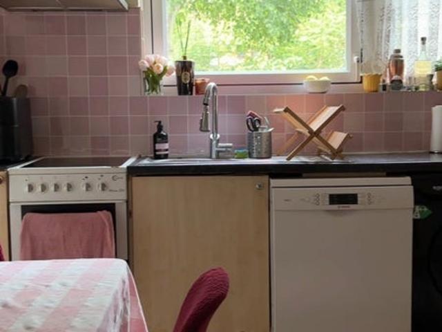 Room at Lewis Street, Greater London