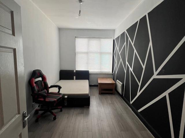 Room at Lewisham High Street, Greater London