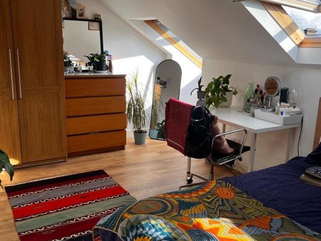 Room at Lewisham Way, Greater London