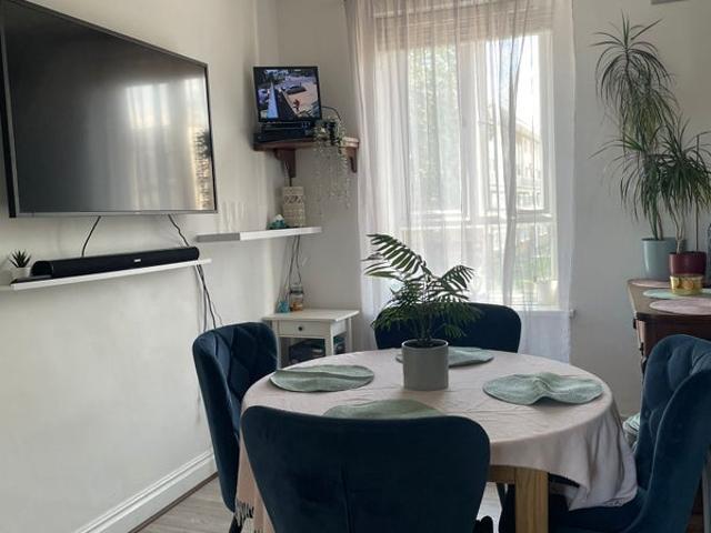 Room at Lewisham Way, Greater London