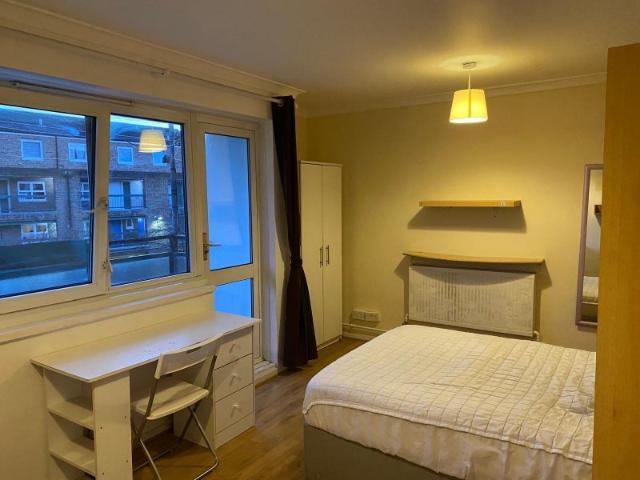Room at Lettsom Street, Greater London