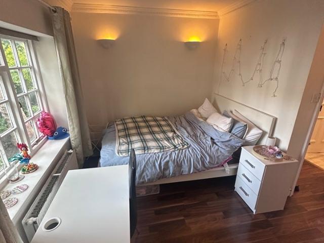 Room at Lexham Gardens, Greater London