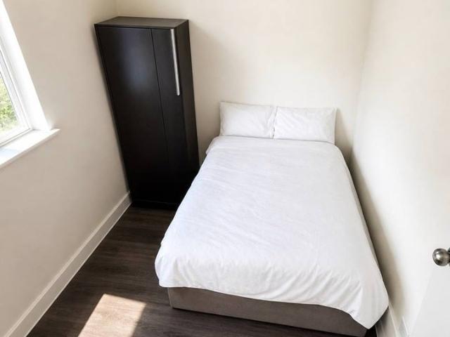 Room at Leyburn Road, Greater London