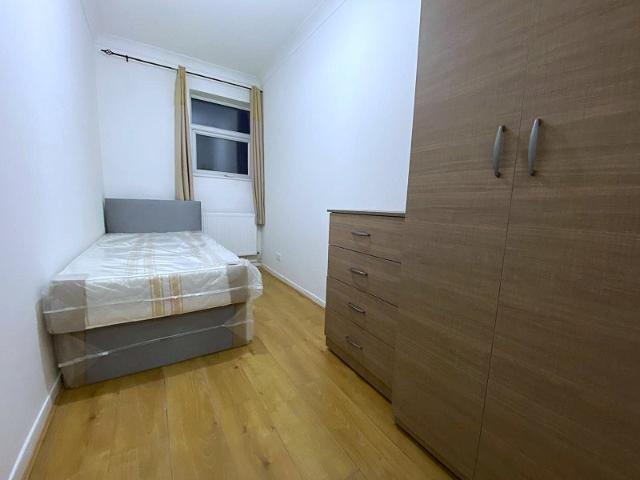 Room at Leywick Street, Greater London