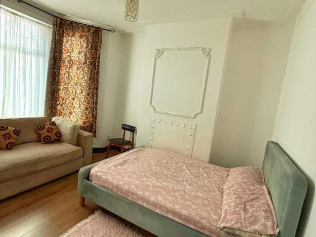 Room at Lichfield Road, Greater London