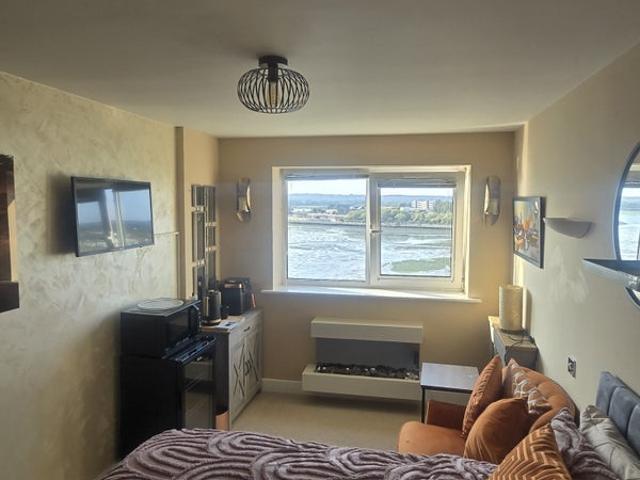 Room at Lifeboat Quay, Poole