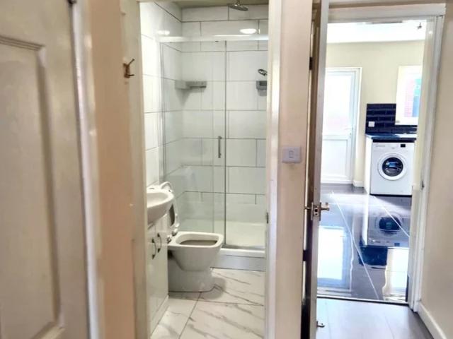 Room at Lilac Road, Southampton