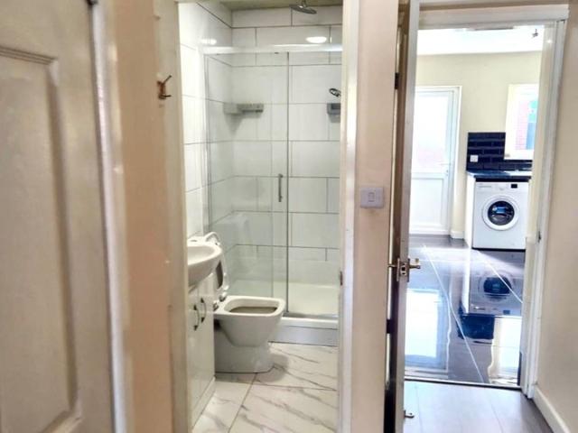 Room at Lilac Road, Southampton