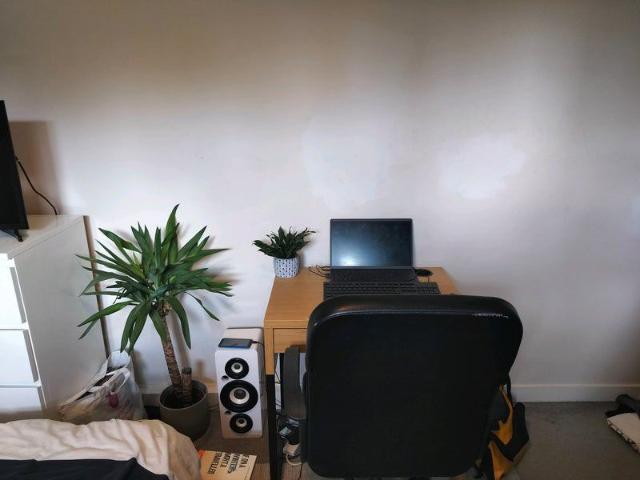 Room at Lilford Road, Greater London