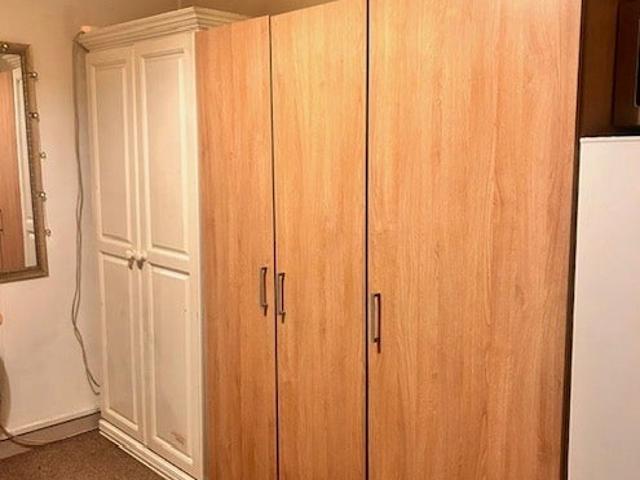 Room at Lilford Road, Greater London