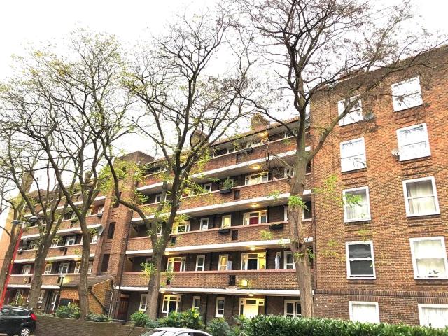 Room at Lilford Road, Greater London