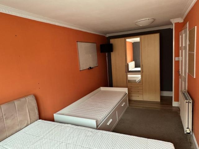 Room at Lily Street, Glasgow