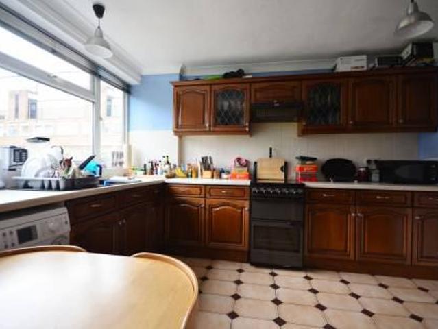 Room at Limehouse Causeway, Greater London