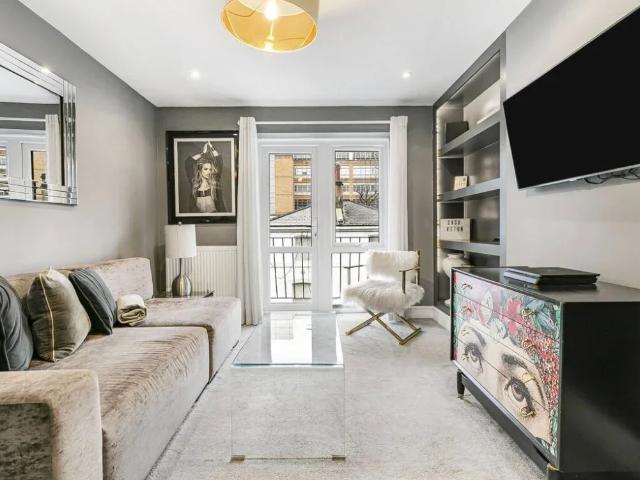 Room at Limerston Street, Greater London
