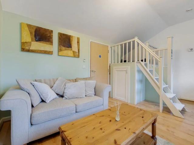 Room at Limes Grove, Greater London